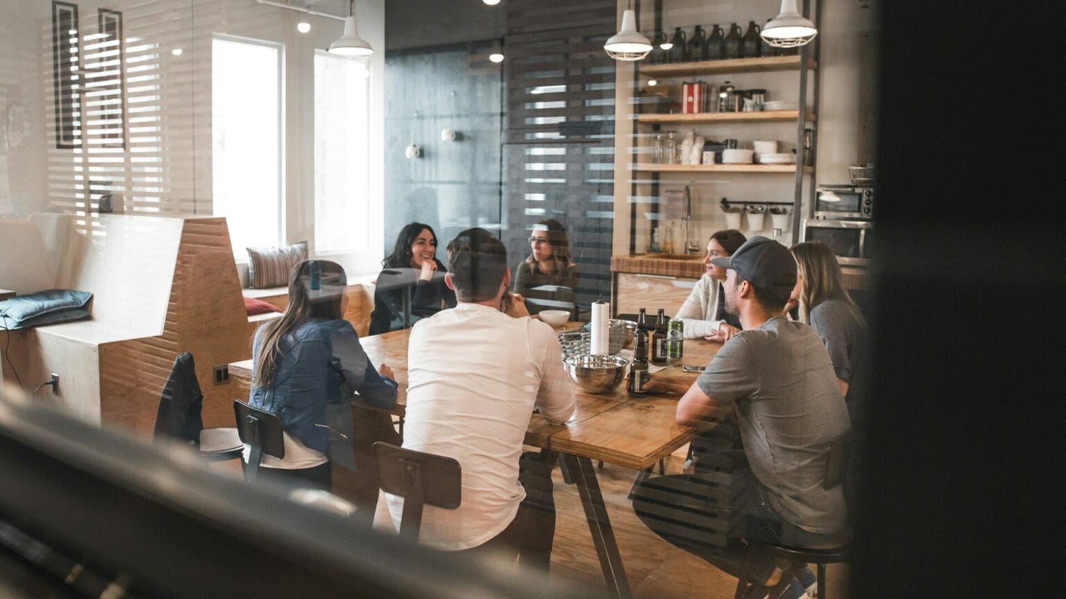 7 Types of Workplaces: Which Model Suits Your Business? – TableAir