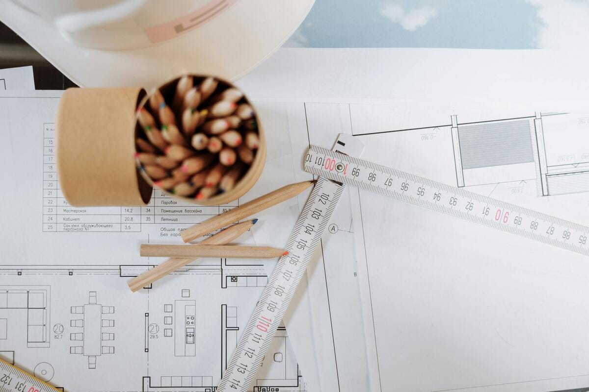 7 Different Types of Office Layouts to Fit Your Team's Needs